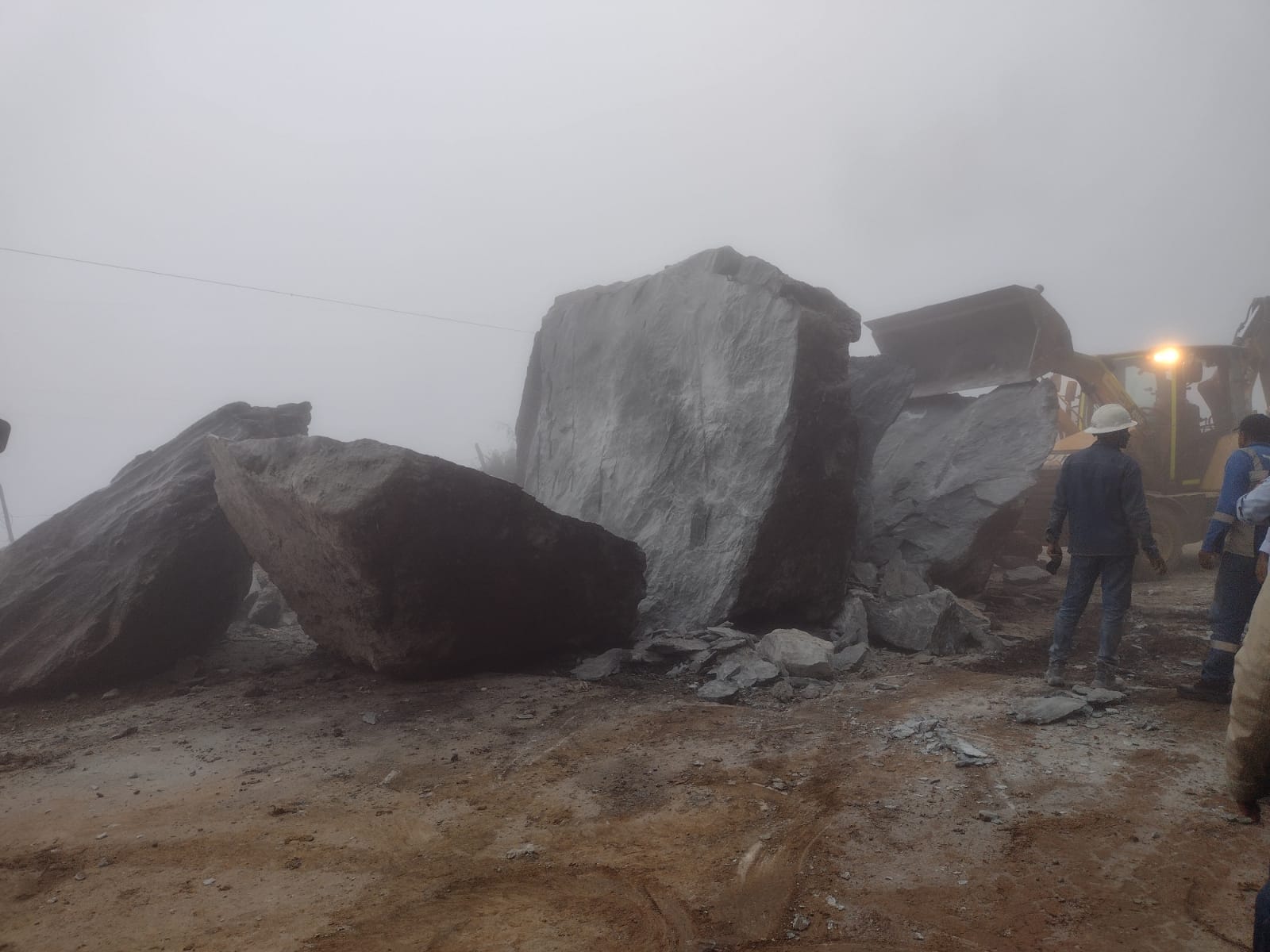 ¡No es cualquier piedrita! Adelantan la remoción de la roca en Alto de ...